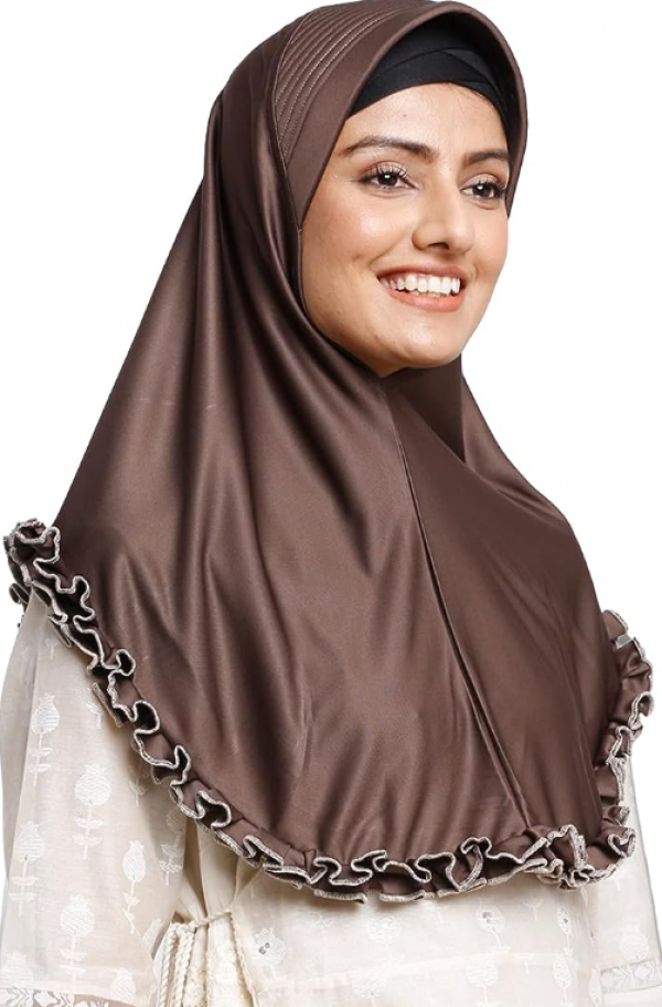 Hijab Instan Dengan Aksen Ruffle Di Bagian Bawah Desain Id
